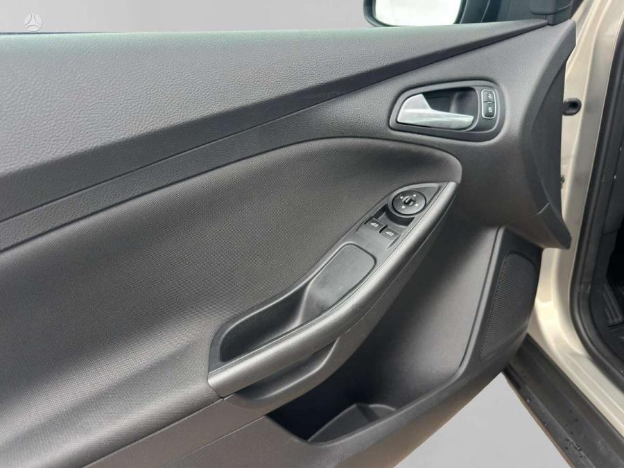 Brūns Ford Focus 2015 Kauņa, ar dzinēja tilpumu 1.50 L un nobraukumu 142 tūkst. km par 4200 €, foto 12 vietnē AUTOMOTO.COM.LV