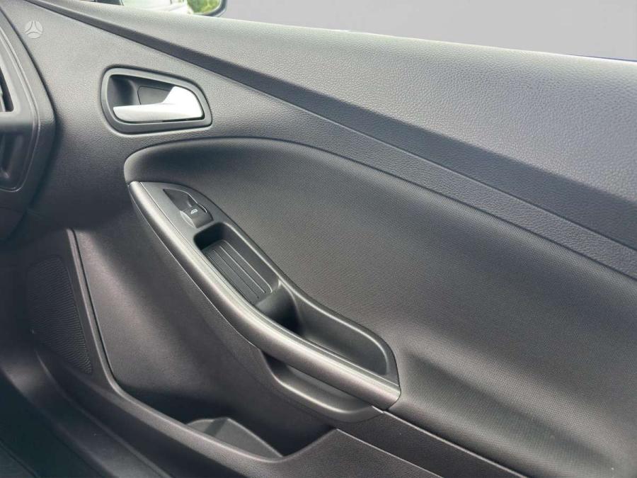 Brūns Ford Focus 2015 Kauņa, ar dzinēja tilpumu 1.50 L un nobraukumu 142 tūkst. km par 4200 €, foto 16 vietnē AUTOMOTO.COM.LV