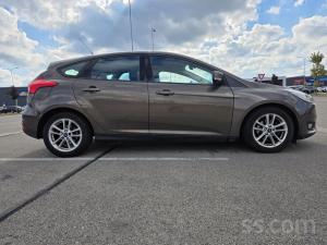 Brūns Ford Focus 2016 Rīga, ar dzinēja tilpumu 1.00 L un nobraukumu 180 tūkst. km par 5200 €, foto 3 vietnē AUTOMOTO.COM.LV