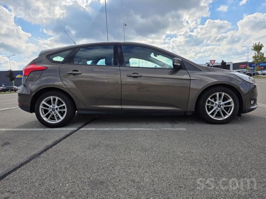 Brūns Ford Focus 2016 Rīga, ar dzinēja tilpumu 1.00 L un nobraukumu 180 tūkst. km par 5200 €, foto 3 vietnē AUTOMOTO.COM.LV