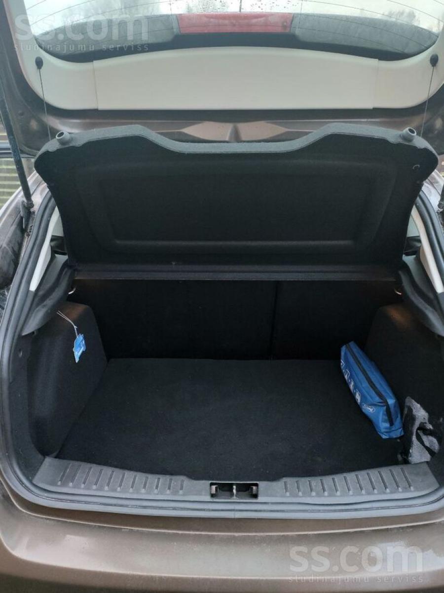 Brūns Ford Focus 2016 Rīga, ar dzinēja tilpumu 1.00 L un nobraukumu 180 tūkst. km par 5200 €, foto 8 vietnē AUTOMOTO.COM.LV