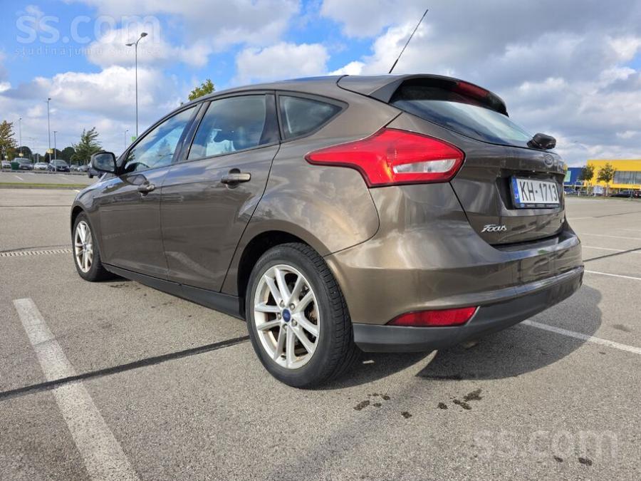 Brūns Ford Focus 2016 Rīga, ar dzinēja tilpumu 1.00 L un nobraukumu 180 tūkst. km par 5200 €, foto 11 vietnē AUTOMOTO.COM.LV