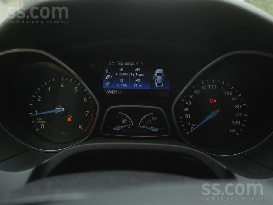 Brown Ford Focus 2018 in Riga, with an engine capacity of 1.00 L and mileage of 86 thousand km for 8800 €, photo 8 on AUTOMOTO.COM.LV