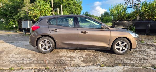 Brūns Ford Focus 2018 Tallina, ar dzinēja tilpumu 1.00 L un nobraukumu 148 tūkst. km par 6900 €, foto 4 vietnē AUTOMOTO.COM.LV