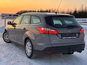 Brown Ford Focus 2011 in Raseiniai, with an engine capacity of 2.00 L and mileage of 246 thousand km for 4200 €, photo 6 on AUTOMOTO.COM.LV