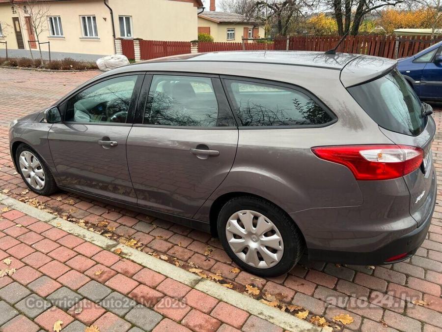 Brūns Ford Focus 2012 Tallina, ar dzinēja tilpumu 1.00 L un nobraukumu 177 tūkst. km par 3490 €, foto 15 vietnē AUTOMOTO.COM.LV