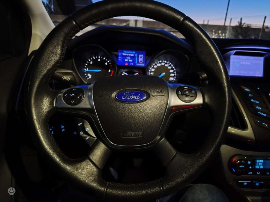 Brūns Ford Focus 2012 Šauļi, ar dzinēja tilpumu 1.56 L un nobraukumu 250 tūkst. km par 3950 €, foto 14 vietnē AUTOMOTO.COM.LV