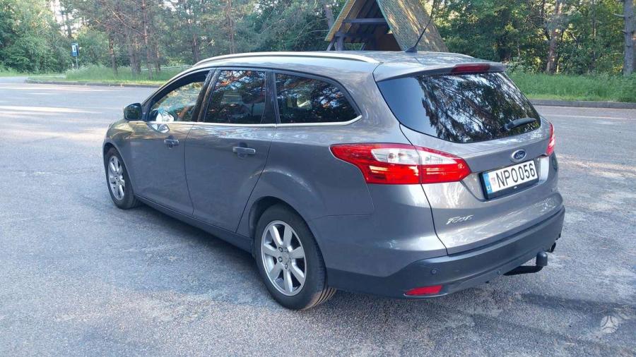 Brown Ford Focus 2012 in Utena, with an engine capacity of 1.60 L and mileage of 270 thousand km for 2900 €, photo 4 on AUTOMOTO.COM.LV