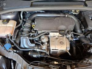 Brūns Ford Focus 2012 Šakiai, ar dzinēja tilpumu 1.00 L un nobraukumu 183 tūkst. km par 2600 €, foto 3 vietnē AUTOMOTO.COM.LV