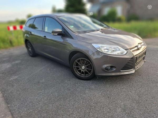 Brown Ford Focus 2012 in Sakiai, with an engine capacity of 1.00 L and mileage of 183 thousand km for 2600 €, photo 5 on AUTOMOTO.COM.LV