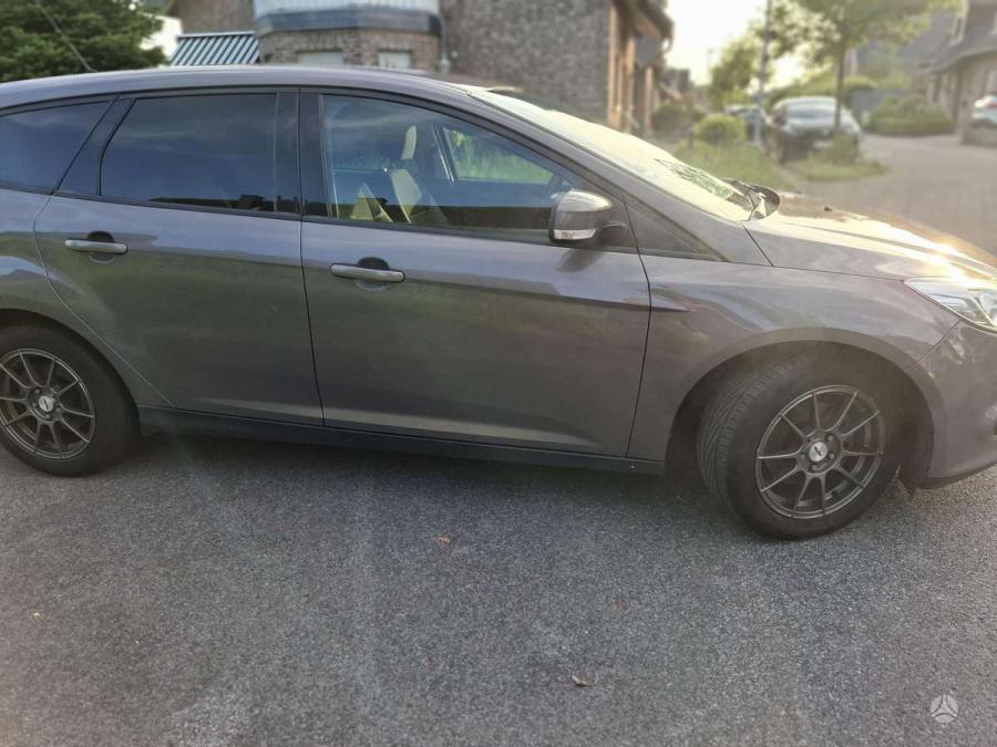 Brūns Ford Focus 2012 Šakiai, ar dzinēja tilpumu 1.00 L un nobraukumu 183 tūkst. km par 2600 €, foto 17 vietnē AUTOMOTO.COM.LV