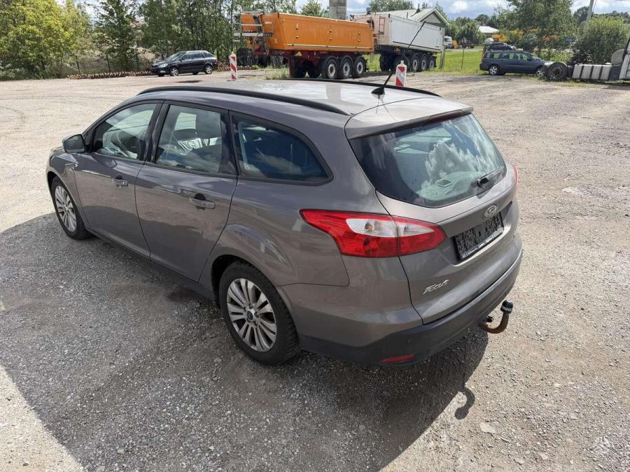 Brūns Ford Focus 2013 Kelmė, ar dzinēja tilpumu 1.56 L un nobraukumu 275 tūkst. km par 2800 €, foto 5 vietnē AUTOMOTO.COM.LV