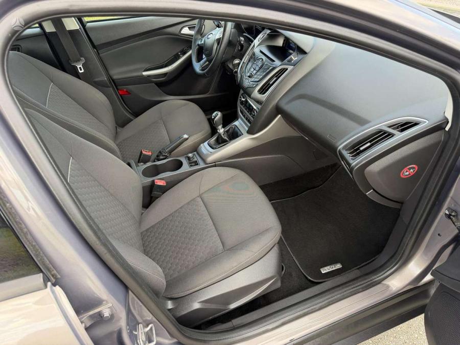 Brown Ford Focus 2013 in Kelme, with an engine capacity of 1.56 L and mileage of 274 thousand km for 2899 €, photo 11 on AUTOMOTO.COM.LV
