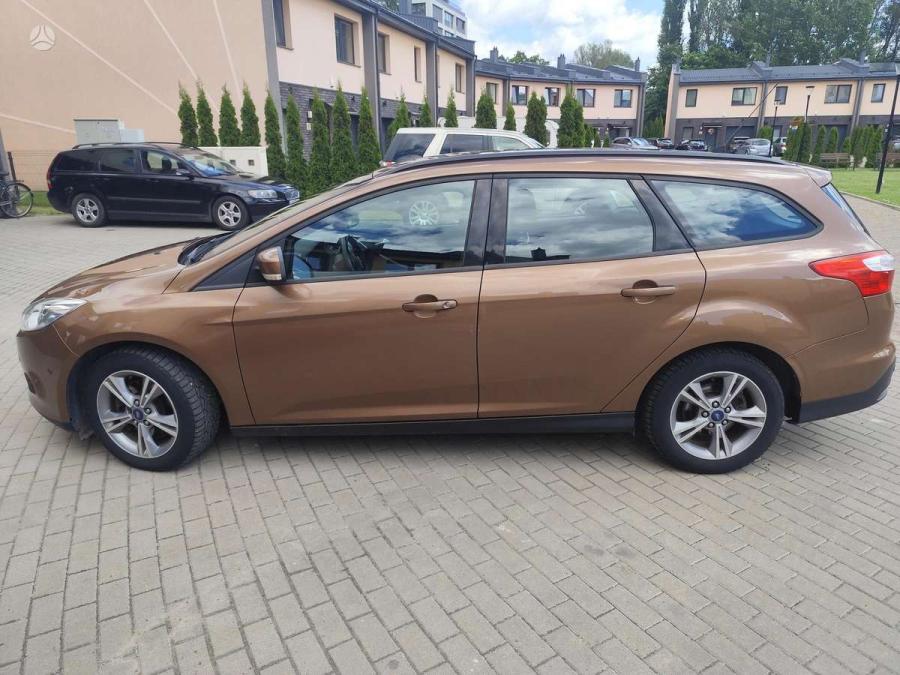 Brown Ford Focus 2013 in Kaunas, with an engine capacity of 2.00 L and mileage of 278 thousand km for 1600 €, photo 5 on AUTOMOTO.COM.LV