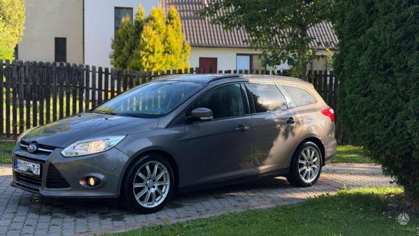 Ford Focus 2013 in Vilnius on AUTOMOTO.COM.LV Brown Ford Focus 2013 in Vilnius, with an engine capacity of 2.00 L and mileage of 234 thousand km for 1950 €, photo 4 on AUTOMOTO.COM.LV