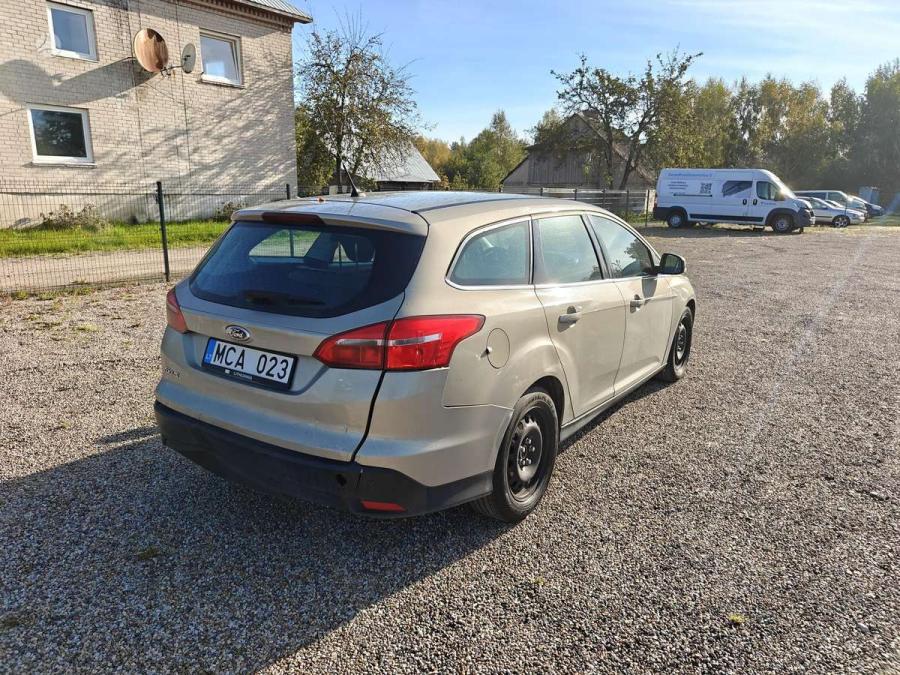 Brūns Ford Focus 2015 Viļņa, ar dzinēja tilpumu 1.50 L un nobraukumu 313 tūkst. km par 2700 €, foto 4 vietnē AUTOMOTO.COM.LV