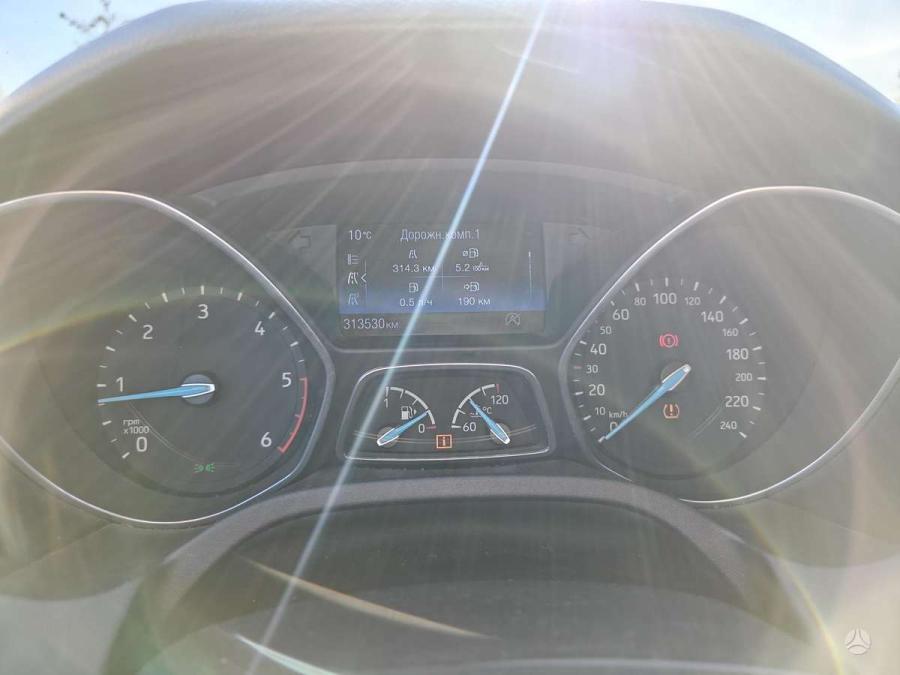 Brūns Ford Focus 2015 Viļņa, ar dzinēja tilpumu 1.50 L un nobraukumu 313 tūkst. km par 2700 €, foto 17 vietnē AUTOMOTO.COM.LV