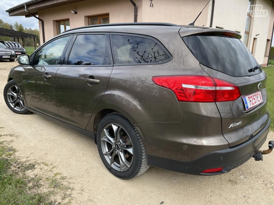 Brown Ford Focus 2016 in Sakiai, with an engine capacity of 1.50 L and mileage of 301 thousand km for 5499 €, photo 8 on AUTOMOTO.COM.LV