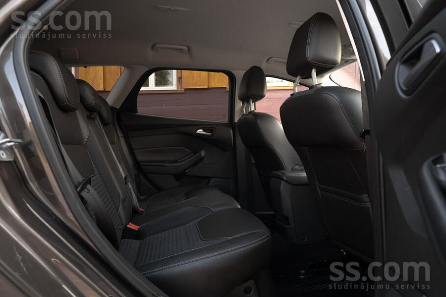 Brown Ford Focus 2016 in Jurmala, with an engine capacity of 1.00 L and mileage of 138 thousand km for 5900 €, photo 11 on AUTOMOTO.COM.LV