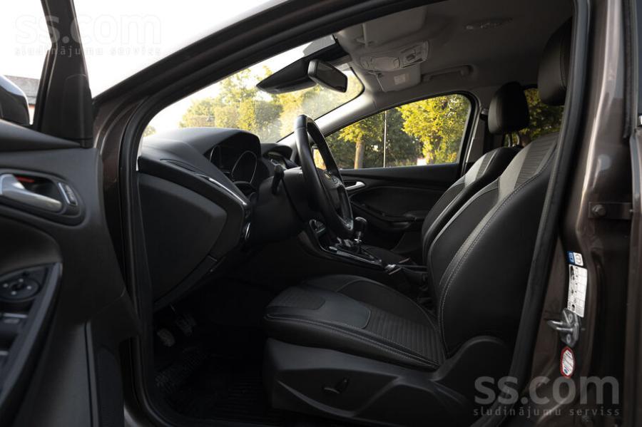 Brown Ford Focus 2016 in Jurmala, with an engine capacity of 1.00 L and mileage of 138 thousand km for 5900 €, photo 15 on AUTOMOTO.COM.LV