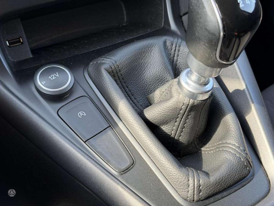 Brown Ford Focus 2016 in Taurage, with an engine capacity of 1.50 L and mileage of 280 thousand km for 4300 €, photo 21 on AUTOMOTO.COM.LV