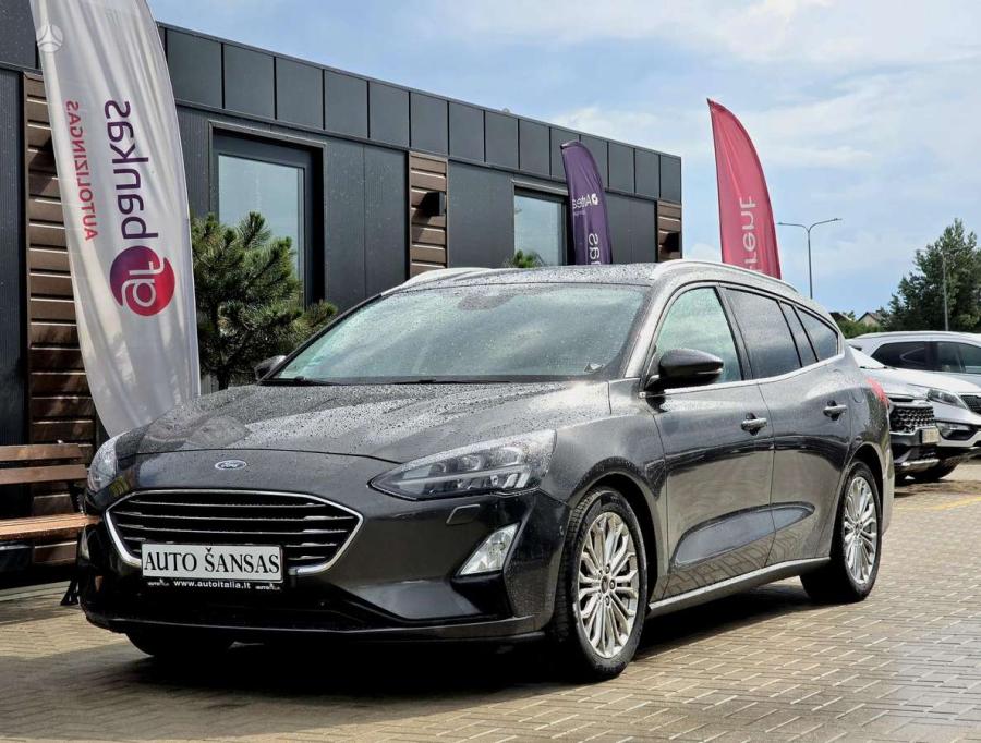 Brown Ford Focus 2019 in Taurage, with an engine capacity of 1.50 L and mileage of 107 thousand km for 9900 €, photo 3 on AUTOMOTO.COM.LV