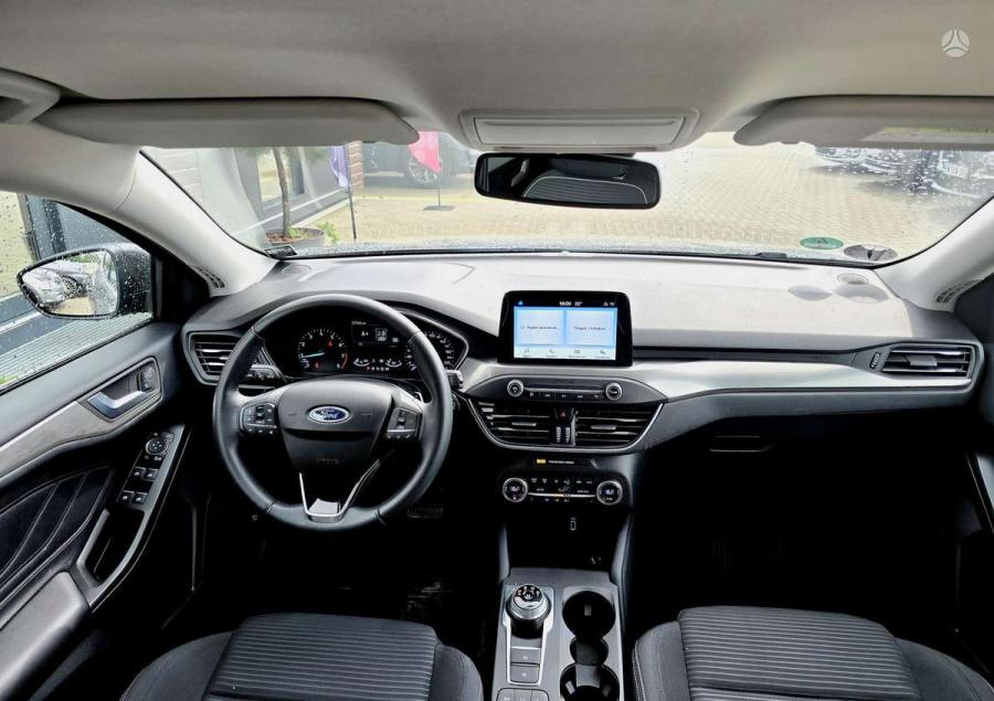 Brown Ford Focus 2019 in Taurage, with an engine capacity of 1.50 L and mileage of 107 thousand km for 9900 €, photo 14 on AUTOMOTO.COM.LV