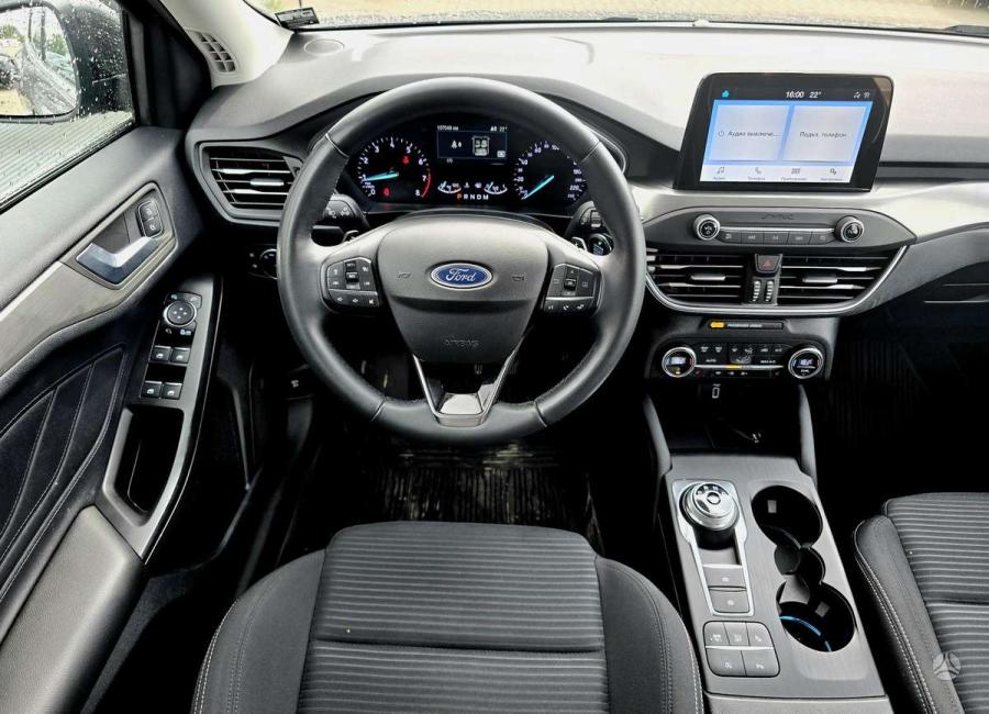 Brown Ford Focus 2019 in Taurage, with an engine capacity of 1.50 L and mileage of 107 thousand km for 9900 €, photo 15 on AUTOMOTO.COM.LV
