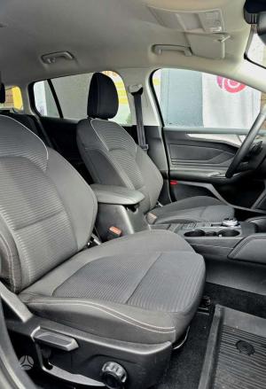 Brown Ford Focus 2019 in Taurage, with an engine capacity of 1.50 L and mileage of 107 thousand km for 9900 €, photo 25 on AUTOMOTO.COM.LV