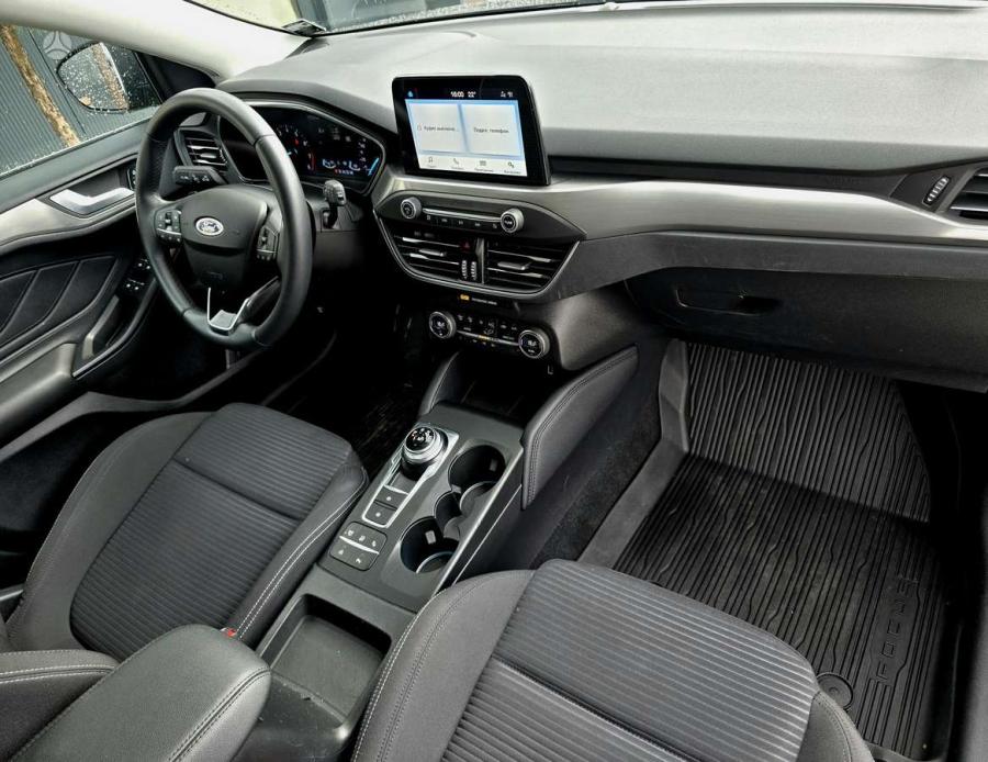 Brown Ford Focus 2019 in Taurage, with an engine capacity of 1.50 L and mileage of 107 thousand km for 9900 €, photo 26 on AUTOMOTO.COM.LV