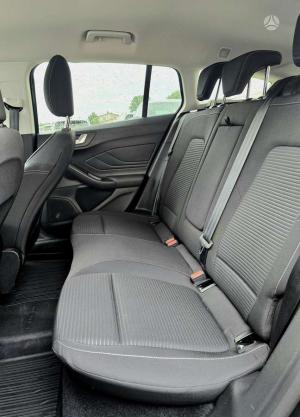 Brown Ford Focus 2019 in Taurage, with an engine capacity of 1.50 L and mileage of 107 thousand km for 9900 €, photo 27 on AUTOMOTO.COM.LV
