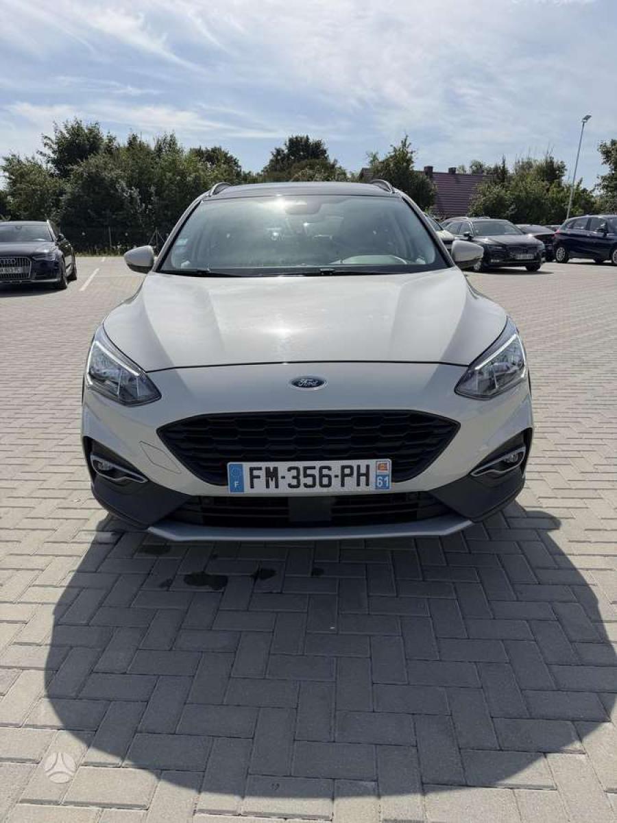 Brown Ford Focus 2019 in Taurage, with an engine capacity of 1.00 L and mileage of 88 thousand km for 10300 €, photo 6 on AUTOMOTO.COM.LV