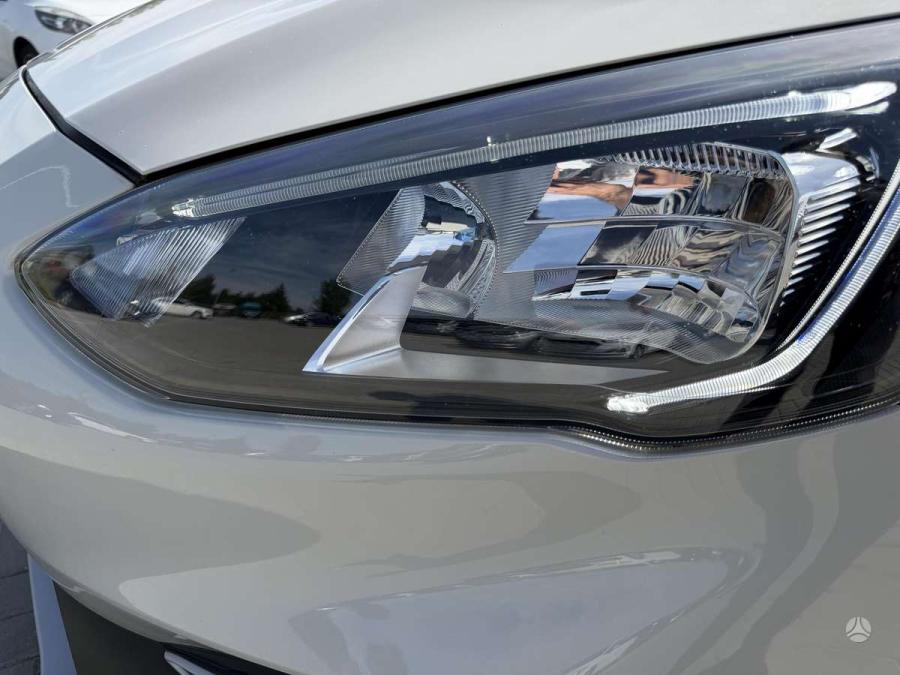 Brown Ford Focus 2019 in Taurage, with an engine capacity of 1.00 L and mileage of 88 thousand km for 10300 €, photo 7 on AUTOMOTO.COM.LV
