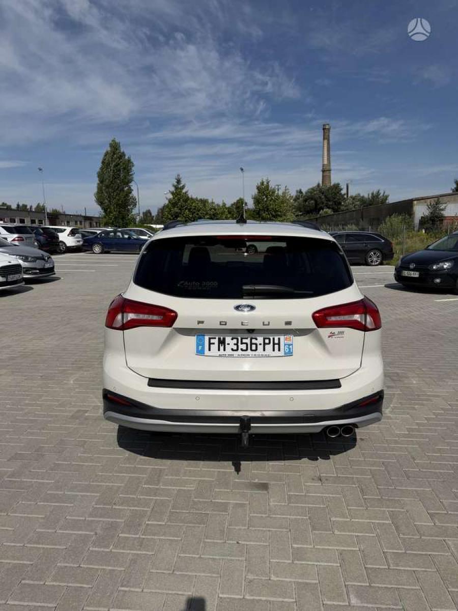 Brown Ford Focus 2019 in Taurage, with an engine capacity of 1.00 L and mileage of 88 thousand km for 10300 €, photo 8 on AUTOMOTO.COM.LV
