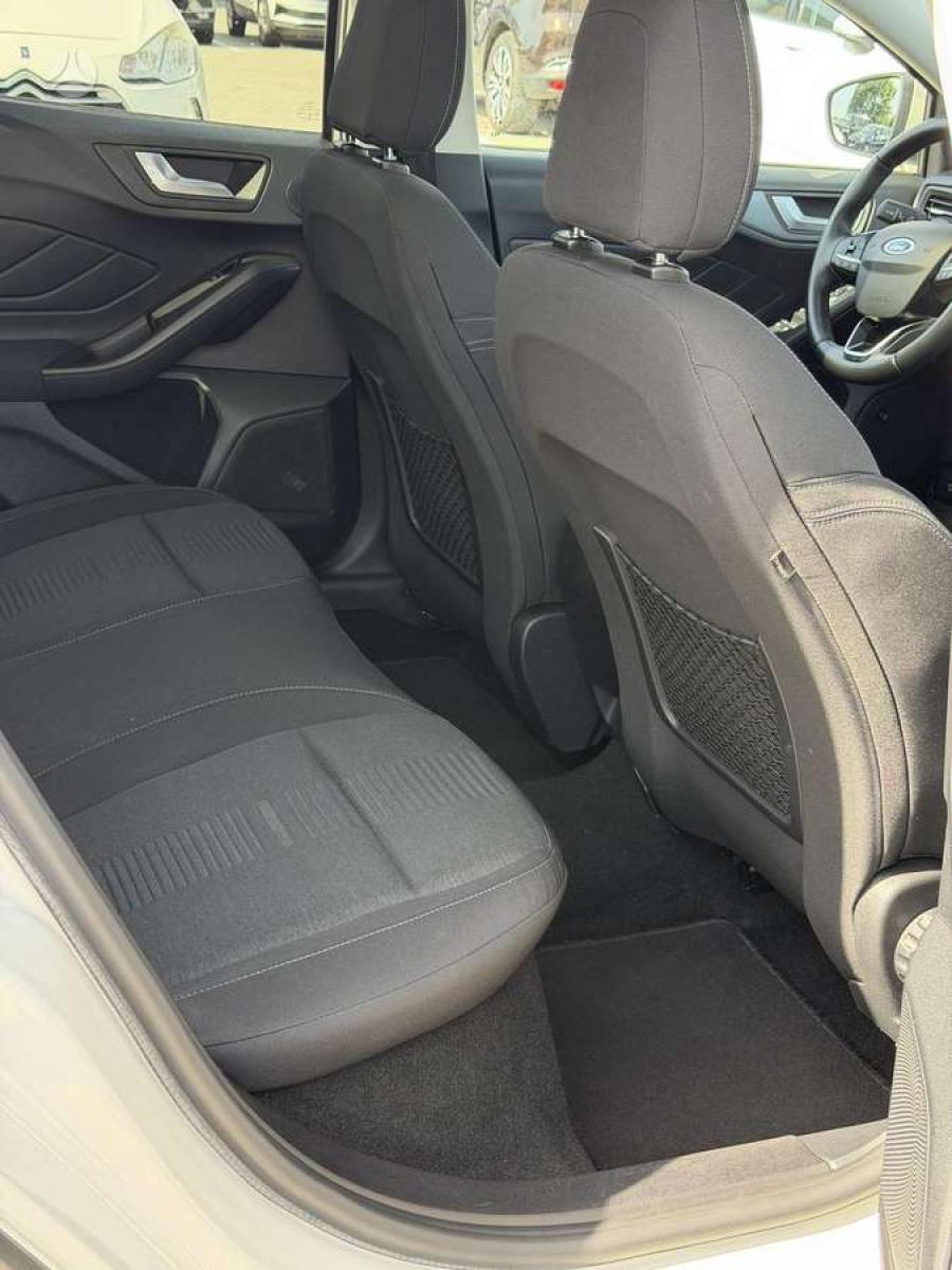 Brown Ford Focus 2019 in Taurage, with an engine capacity of 1.00 L and mileage of 88 thousand km for 10300 €, photo 12 on AUTOMOTO.COM.LV
