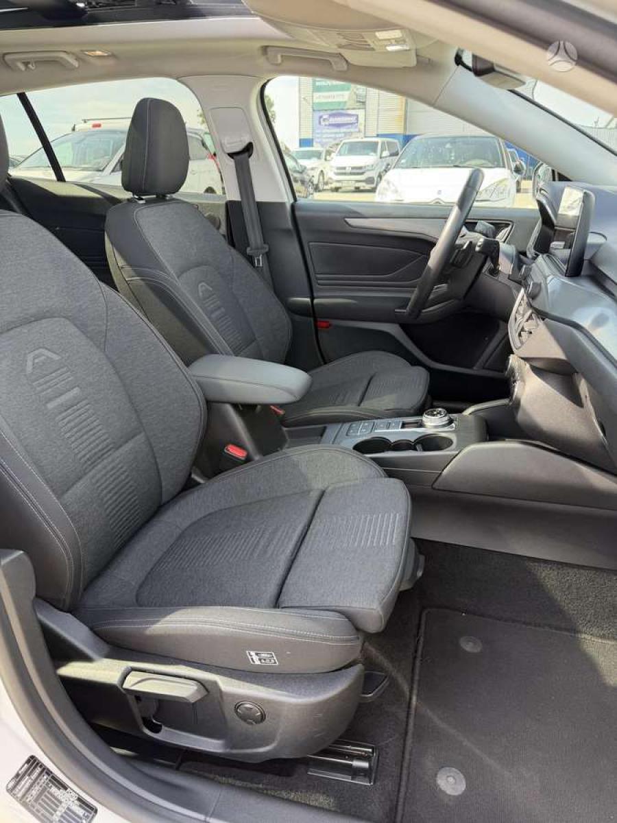 Brown Ford Focus 2019 in Taurage, with an engine capacity of 1.00 L and mileage of 88 thousand km for 10300 €, photo 15 on AUTOMOTO.COM.LV