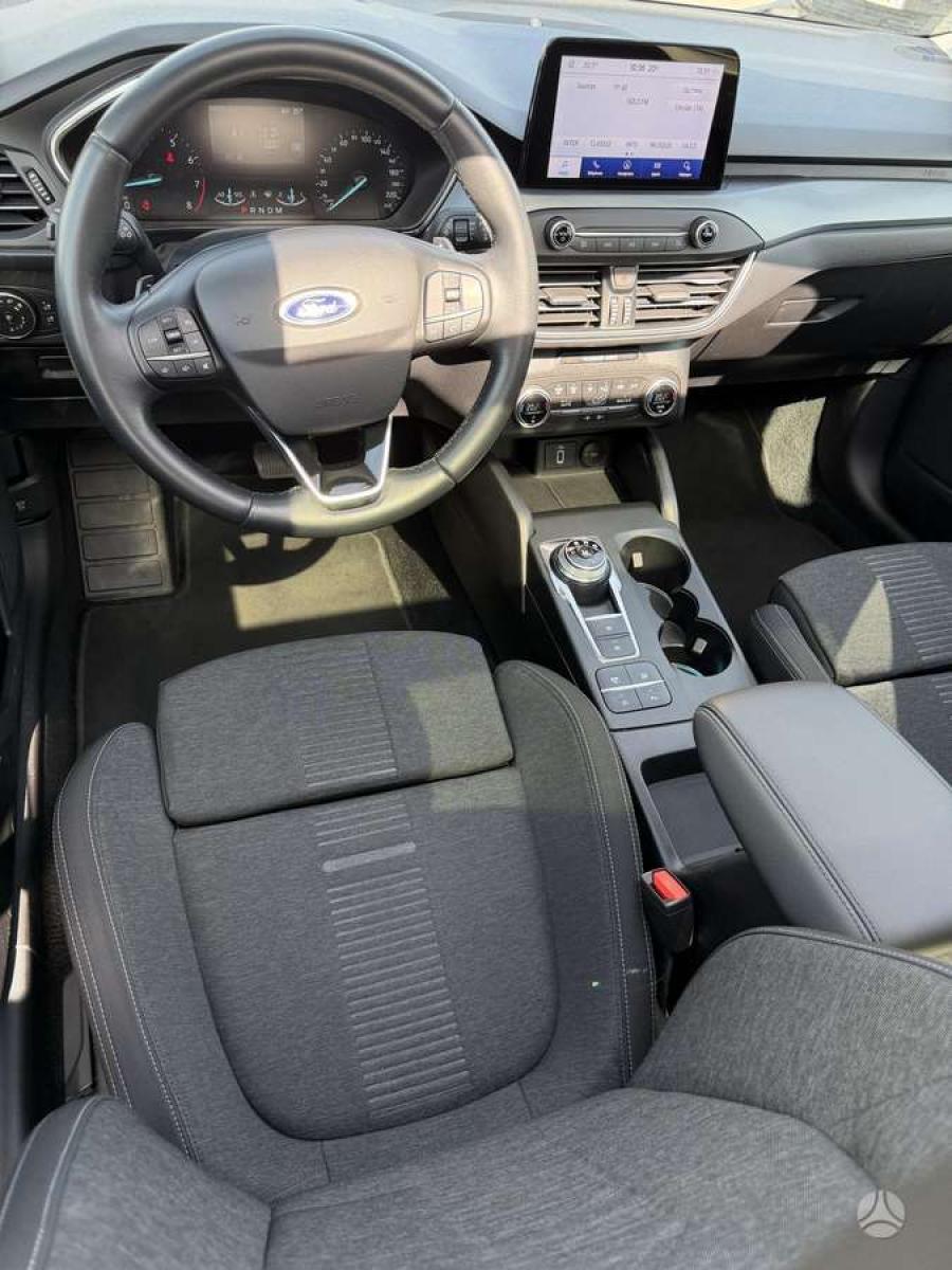Brown Ford Focus 2019 in Taurage, with an engine capacity of 1.00 L and mileage of 88 thousand km for 10300 €, photo 20 on AUTOMOTO.COM.LV