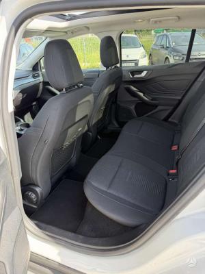 Brown Ford Focus 2019 in Taurage, with an engine capacity of 1.00 L and mileage of 88 thousand km for 10300 €, photo 21 on AUTOMOTO.COM.LV