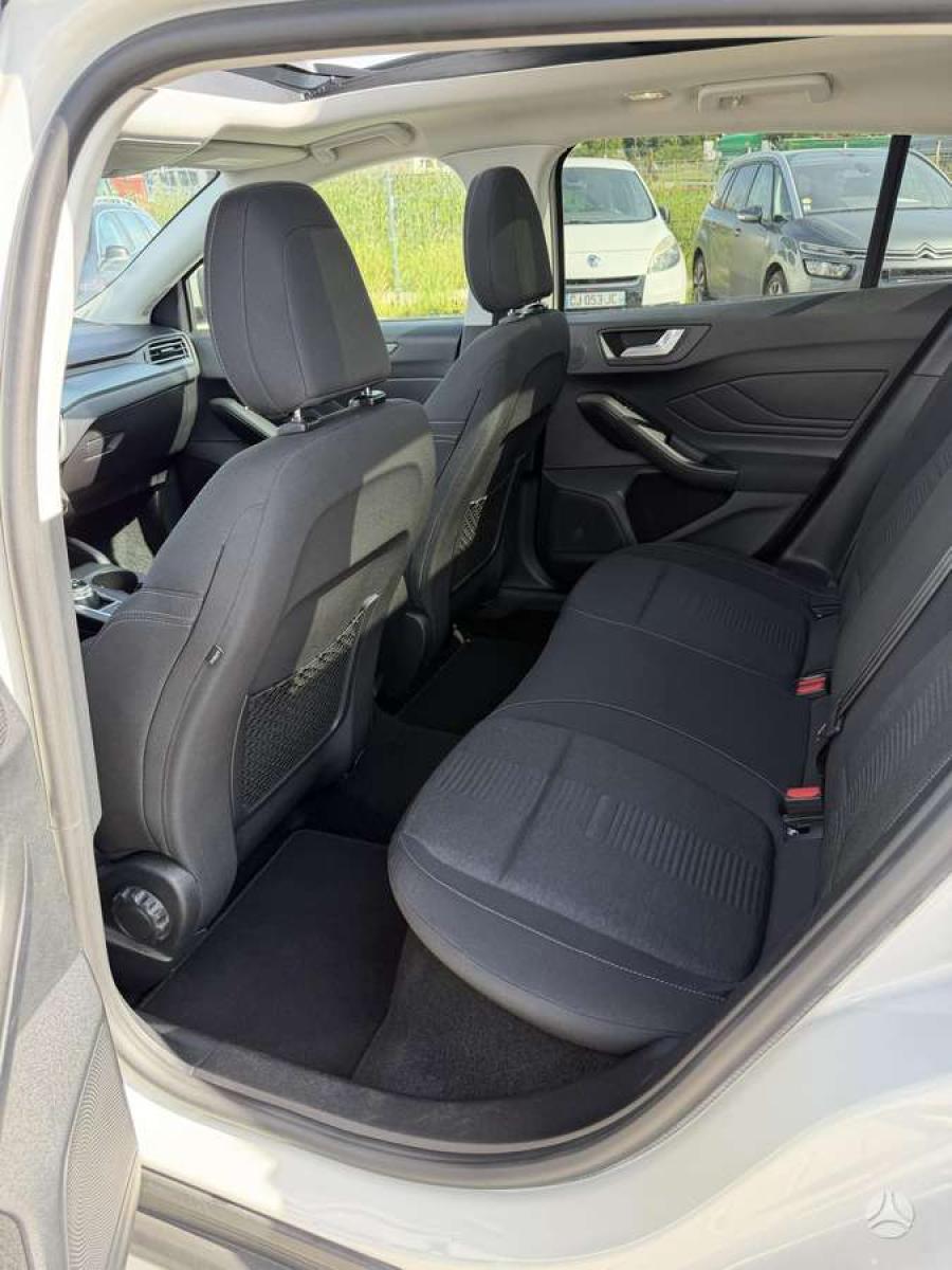 Brown Ford Focus 2019 in Taurage, with an engine capacity of 1.00 L and mileage of 88 thousand km for 10300 €, photo 21 on AUTOMOTO.COM.LV
