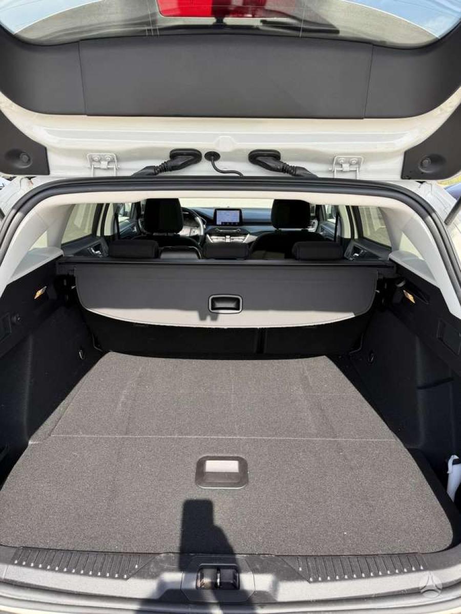 Brown Ford Focus 2019 in Taurage, with an engine capacity of 1.00 L and mileage of 88 thousand km for 10300 €, photo 22 on AUTOMOTO.COM.LV