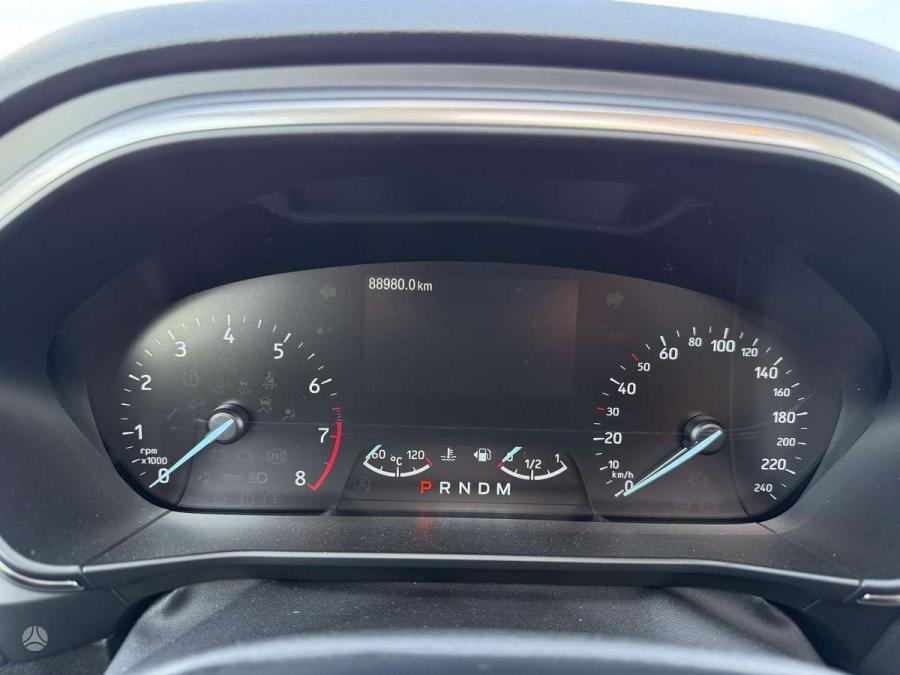 Brown Ford Focus 2019 in Taurage, with an engine capacity of 1.00 L and mileage of 88 thousand km for 10300 €, photo 33 on AUTOMOTO.COM.LV