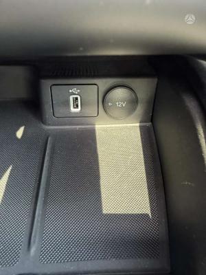 Brown Ford Focus 2019 in Taurage, with an engine capacity of 1.00 L and mileage of 88 thousand km for 10300 €, photo 34 on AUTOMOTO.COM.LV