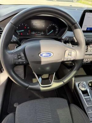 Brown Ford Focus 2019 in Taurage, with an engine capacity of 1.00 L and mileage of 88 thousand km for 10300 €, photo 37 on AUTOMOTO.COM.LV