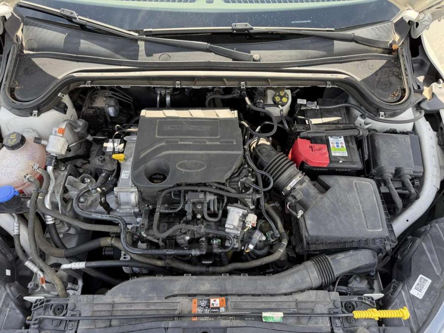 Brown Ford Focus 2019 in Taurage, with an engine capacity of 1.00 L and mileage of 88 thousand km for 10300 €, photo 38 on AUTOMOTO.COM.LV