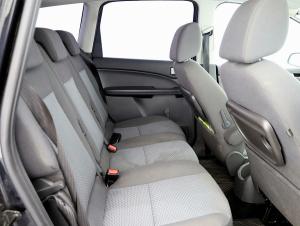 Black Ford Focus C-Max 2006 in Tallinn, with an engine capacity of 1.80 L and mileage of 269 thousand km for 699 €, photo 8 on AUTOMOTO.COM.LV