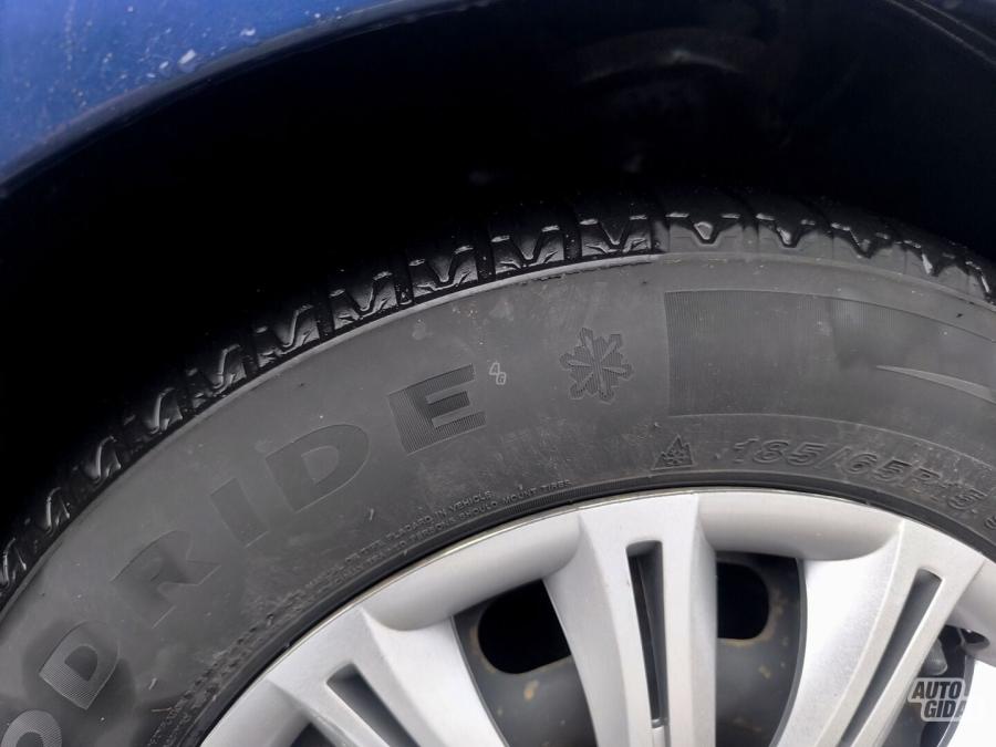 Zils Ford Focus C-Max 2006 Kauņa, ar dzinēja tilpumu 1.60 L un nobraukumu 250 tūkst. km par 1000 €, foto 19 vietnē AUTOMOTO.COM.LV