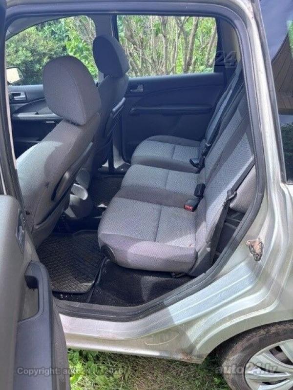 Pelēks Ford Focus C-Max 2004 Tartu, ar dzinēja tilpumu 2.00 L un nobraukumu 294 tūkst. km par 1500 €, foto 4 vietnē AUTOMOTO.COM.LV