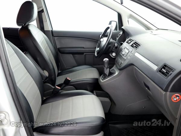 Pelēks Ford Focus C-Max 2006 Tallina, ar dzinēja tilpumu 1.60 L un nobraukumu 202 tūkst. km par 999 €, foto 6 vietnē AUTOMOTO.COM.LV