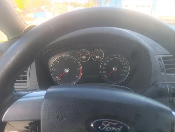 Ford Focus C-Max 2005 in Tallinn, with an engine capacity of 1.60 L and mileage of 321 thousand km for 1500 €, photo 3 on AUTOMOTO.COM.LV