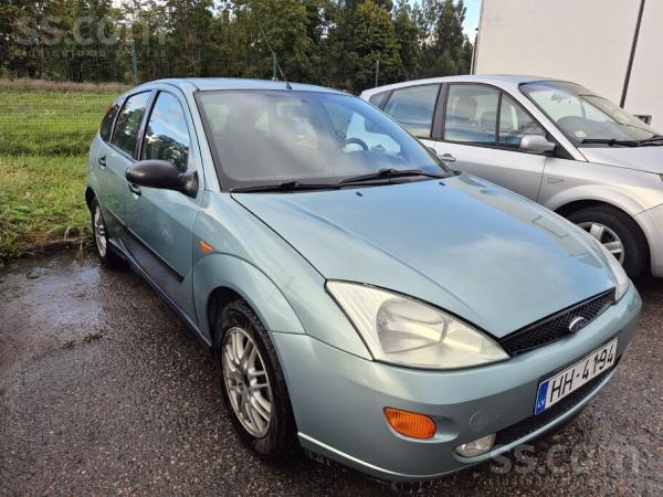 Green Ford Focus 1998 in Riga, with an engine capacity of 1.40 L and mileage of 252 thousand km for 700 €, photo 3 on AUTOMOTO.COM.LV